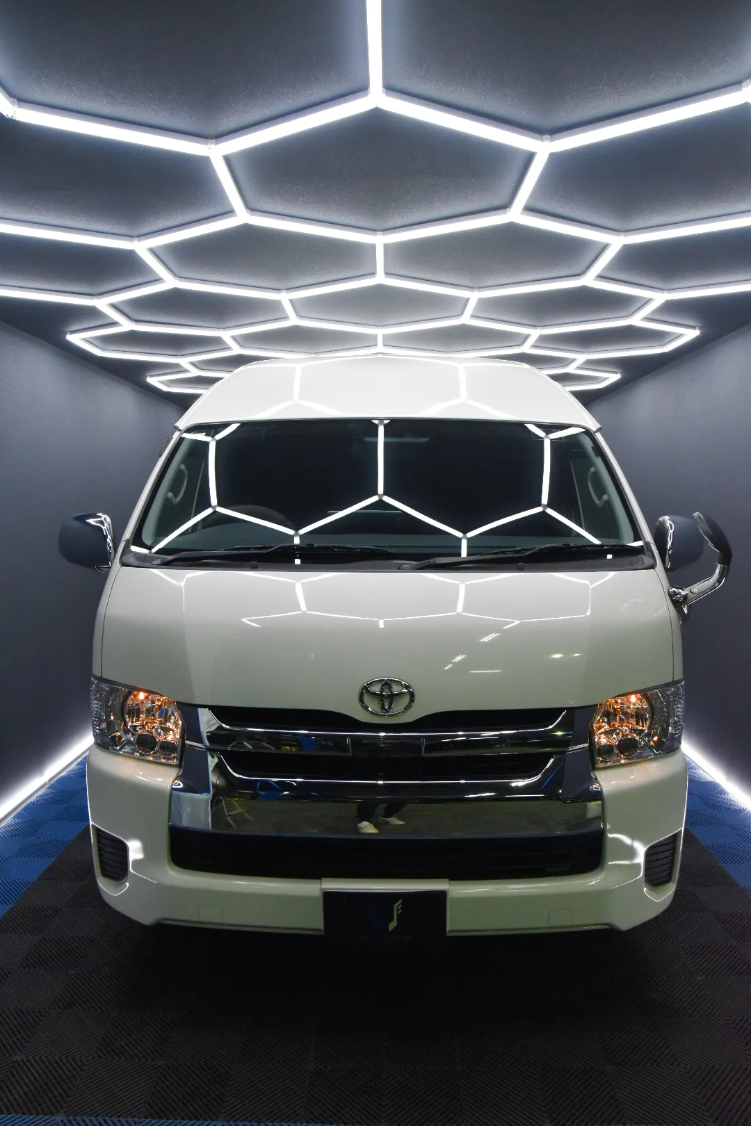 HIACE high roof |カーコーティング施工紹介 | 横浜のカーコーティング専門店 Un cuore(アンクオーレ)